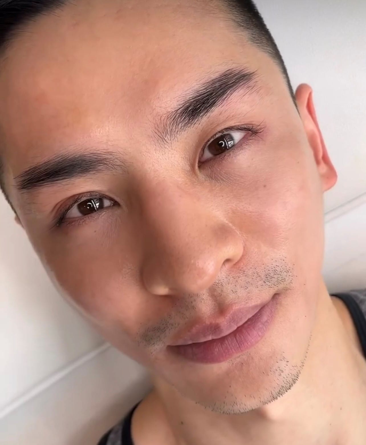 Guide To Man Brows: Masculine Tattooed Hairstrokes | DAELA